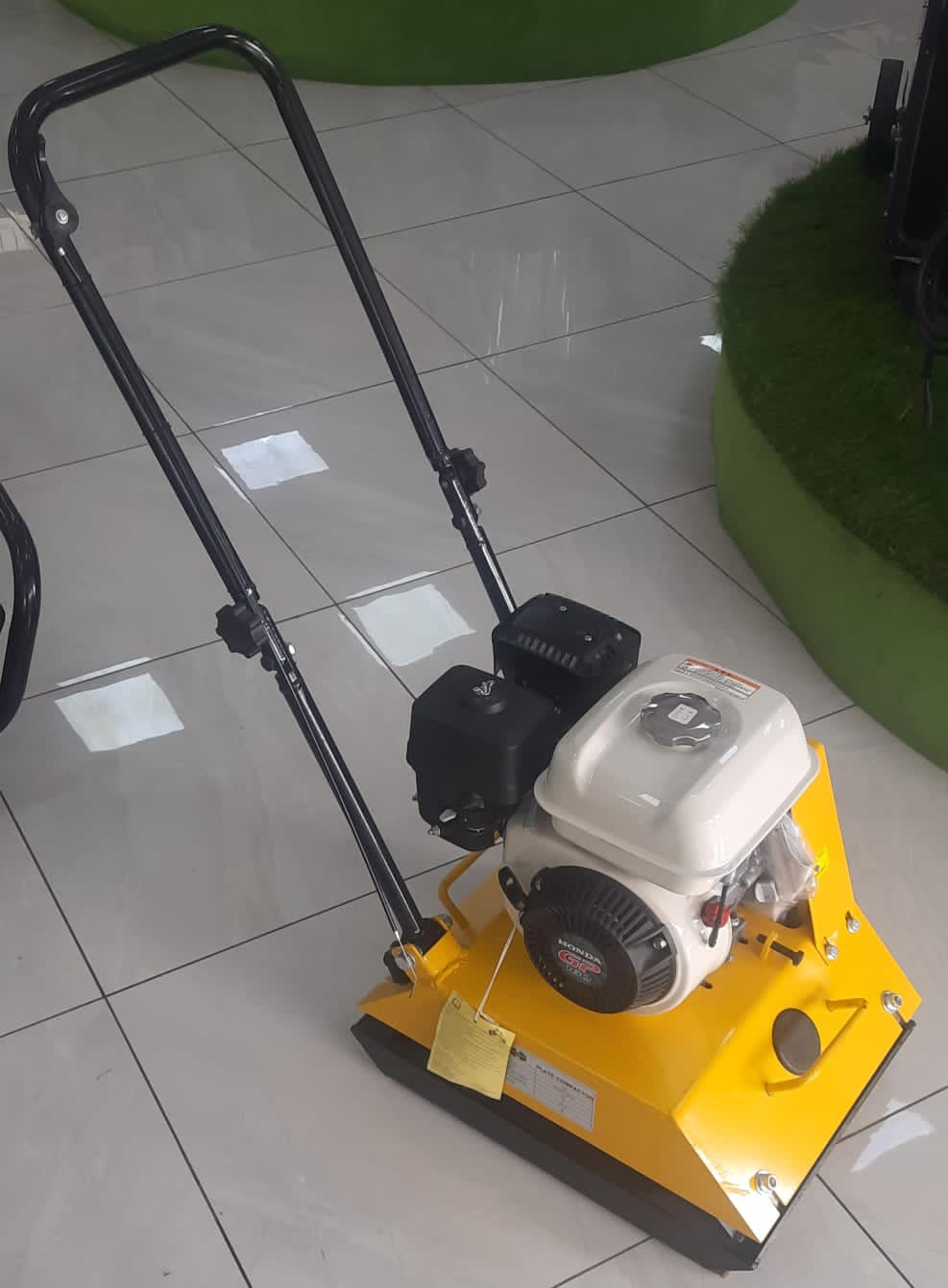 T80 Hisaki Japan Plate compactor 80kgs with Honda engine ...